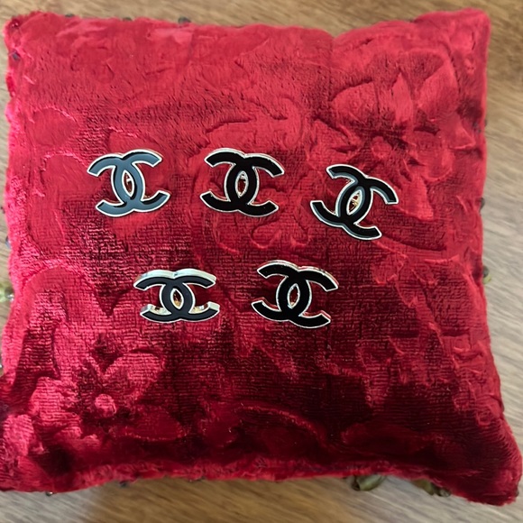 CHANEL | Accessories | Authentic Chanel Black Gold Cc Logo Buttons ...